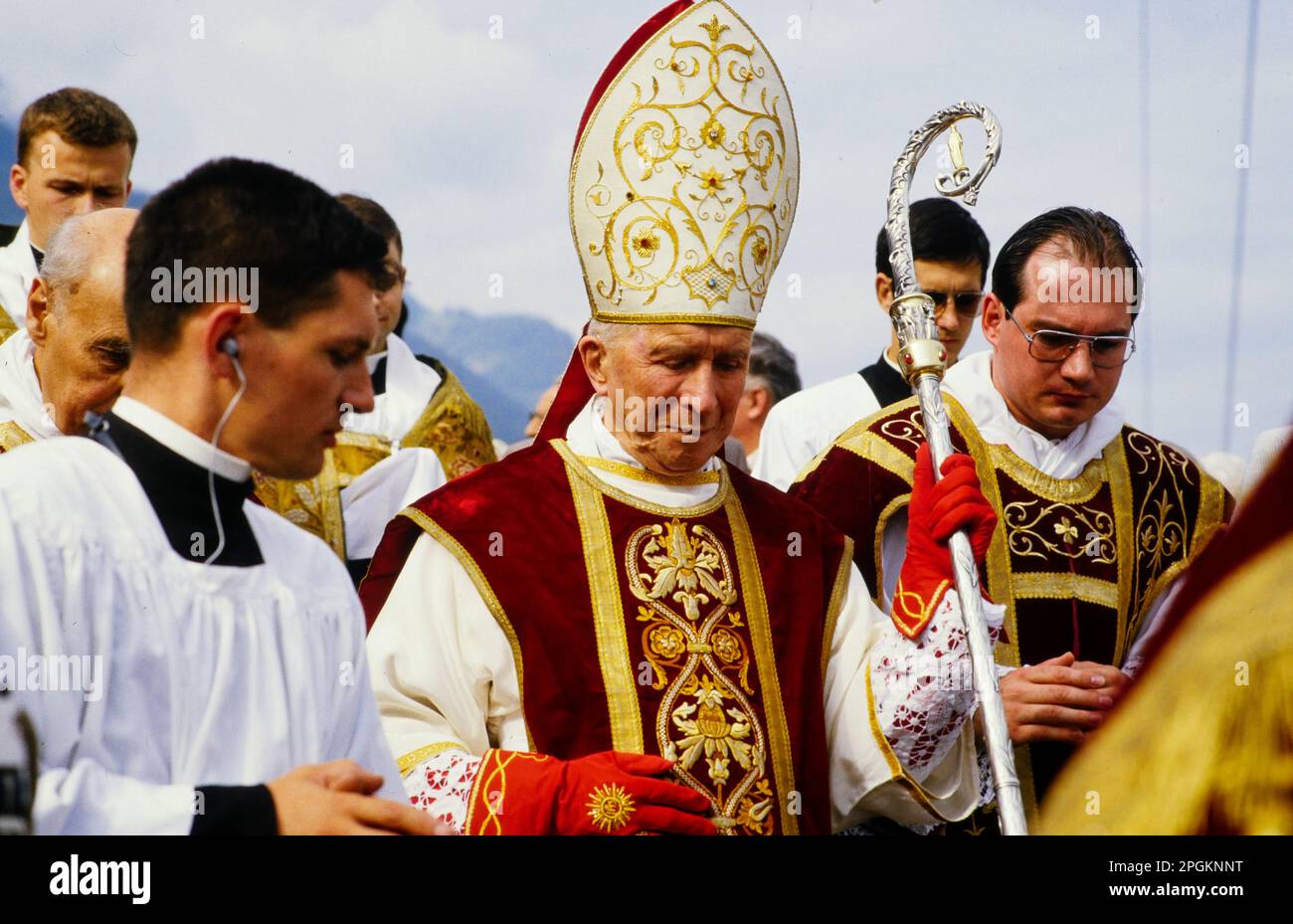Archives 90ies: La Fraternité sacerdotale Saint-Pie X seminary, Econe ...