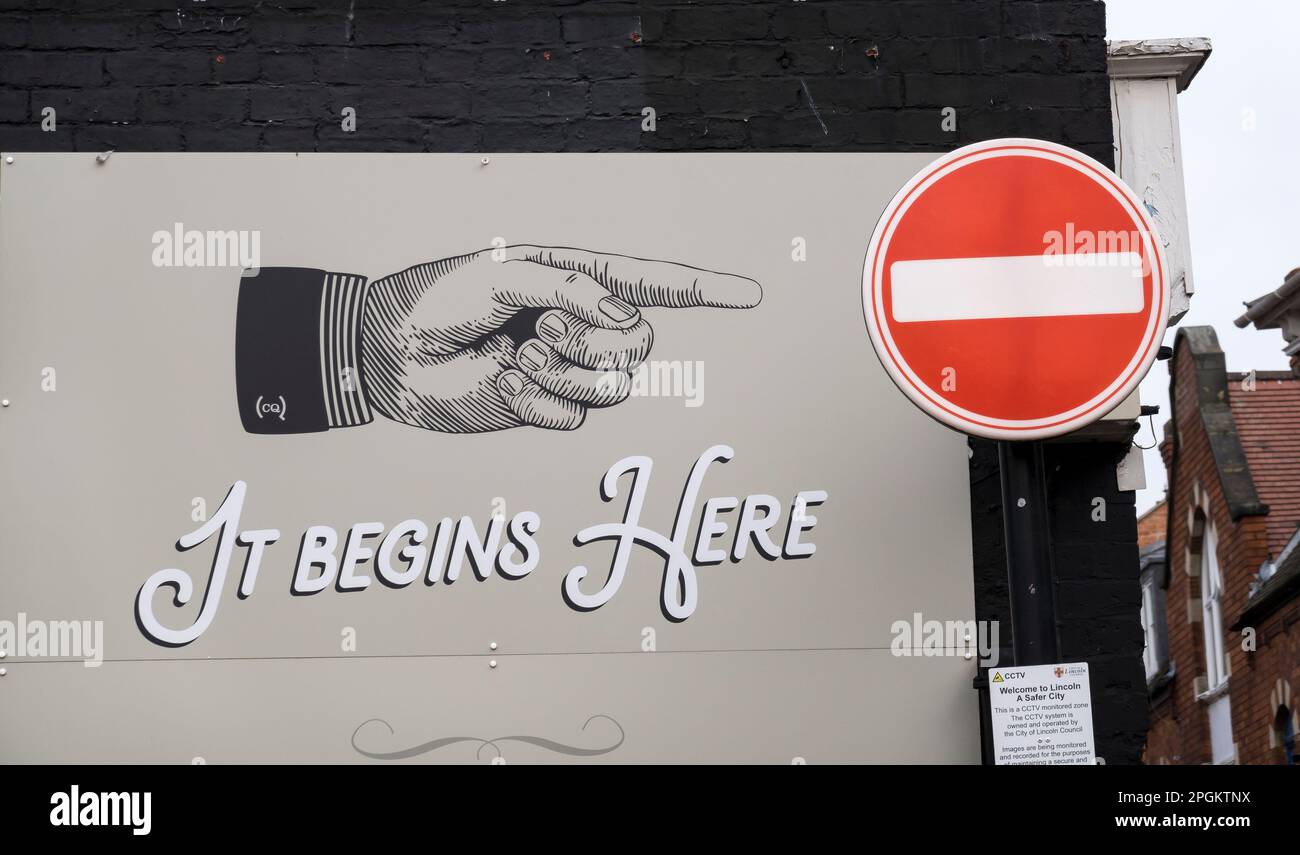 It begins here no entry sign Stock Photo - Alamy
