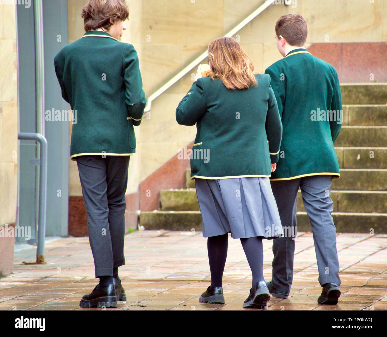 School uniform street scotland hi-res stock photography and images - Alamy