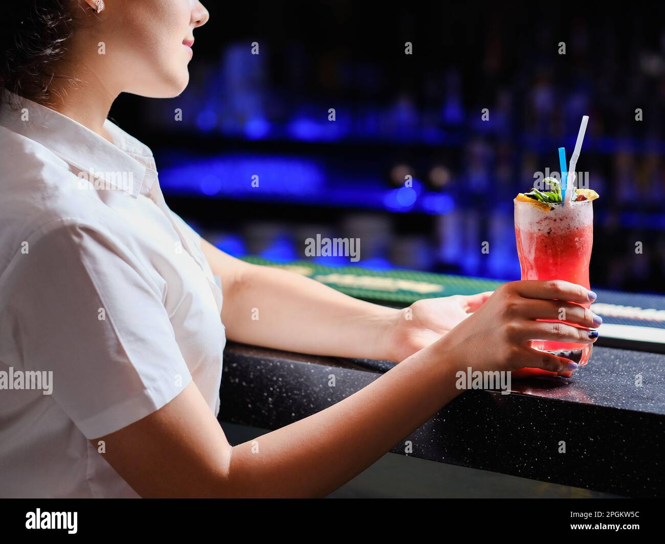 bar service waitress hold drink restaurant order Stock Photo - Alamy