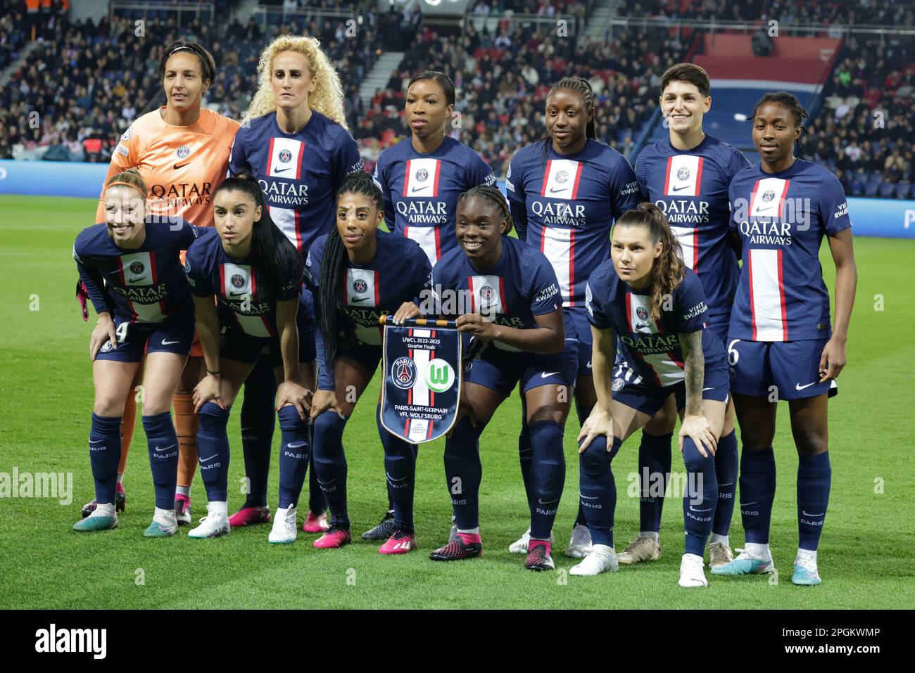 Paris saint germain femmes ashley lawrence hi-res stock photography and ...