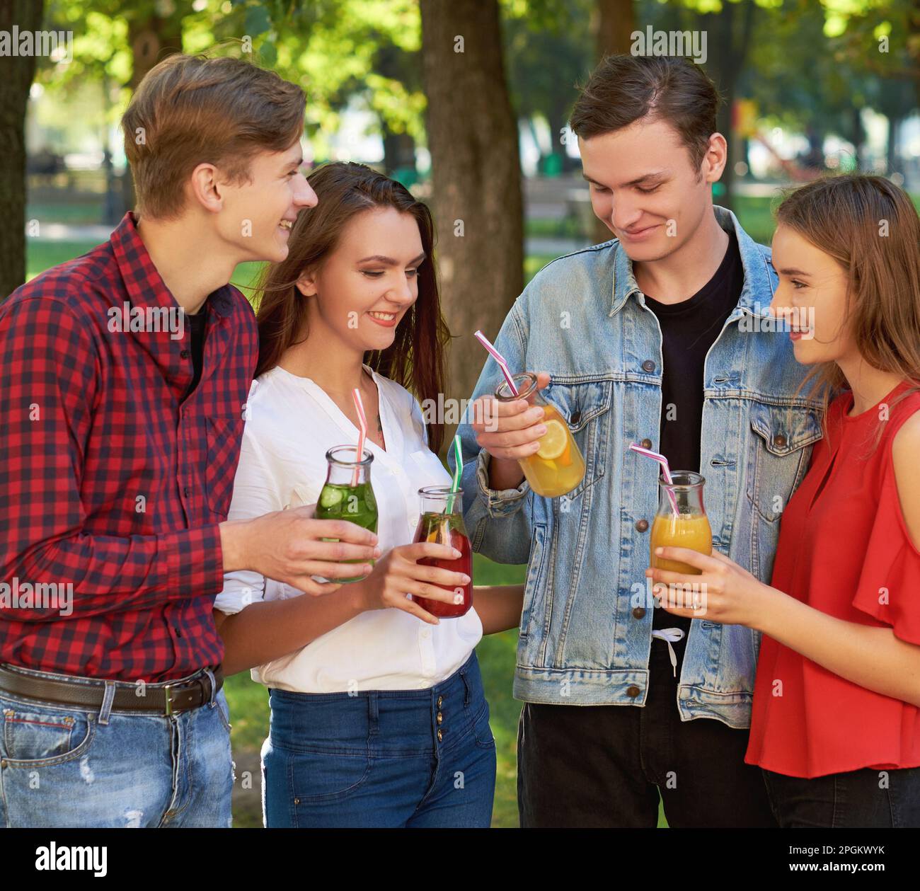 Group of young people enjoys detox Stock Photo - Alamy