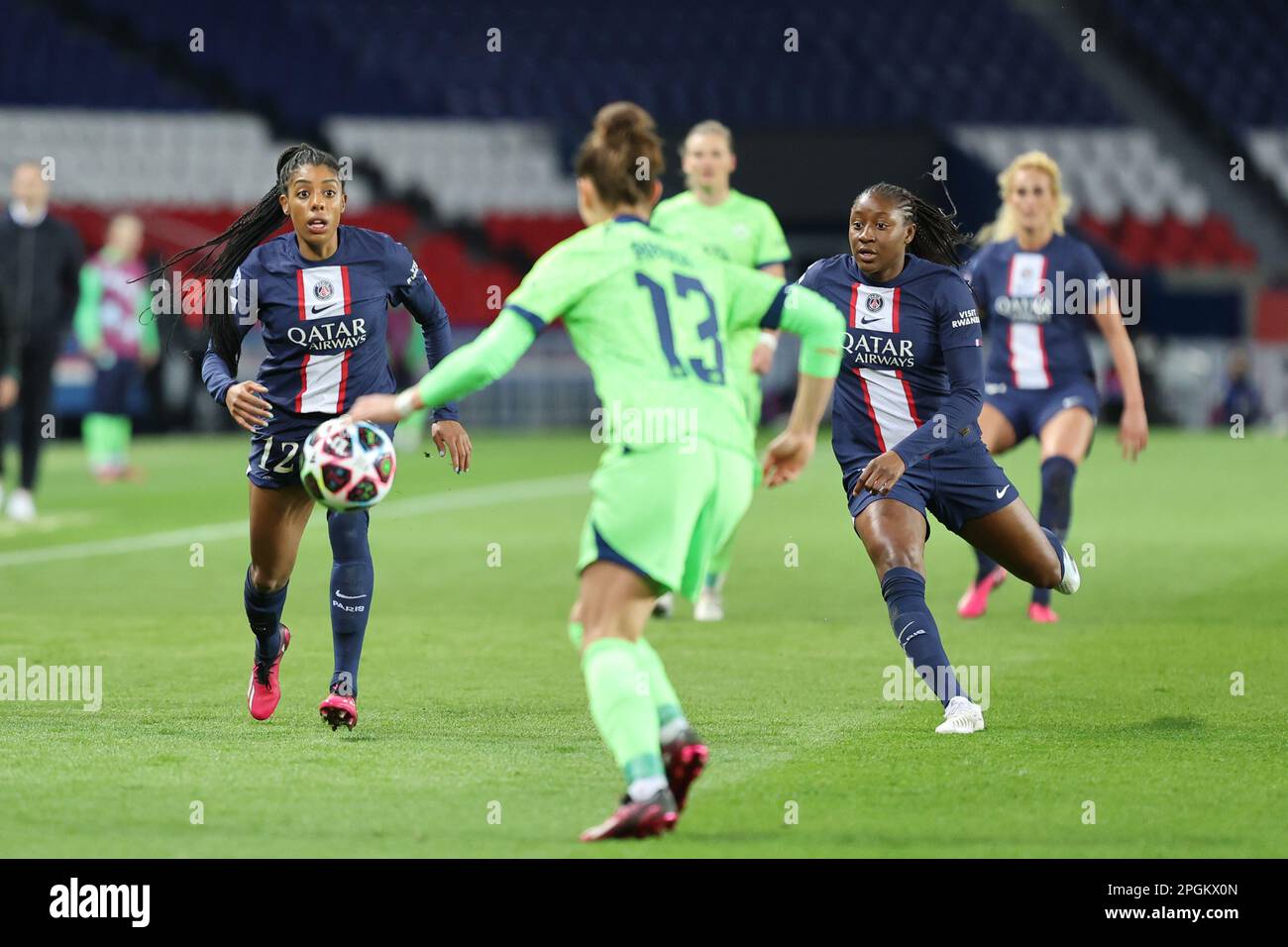 Paris saint germain femmes ashley lawrence hi-res stock photography and ...
