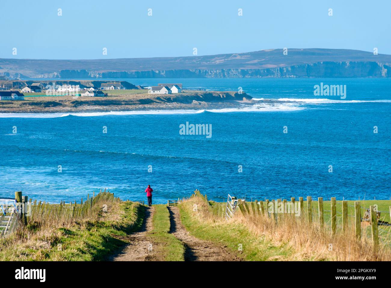 Cliff farm hi-res stock photography and images - Alamy