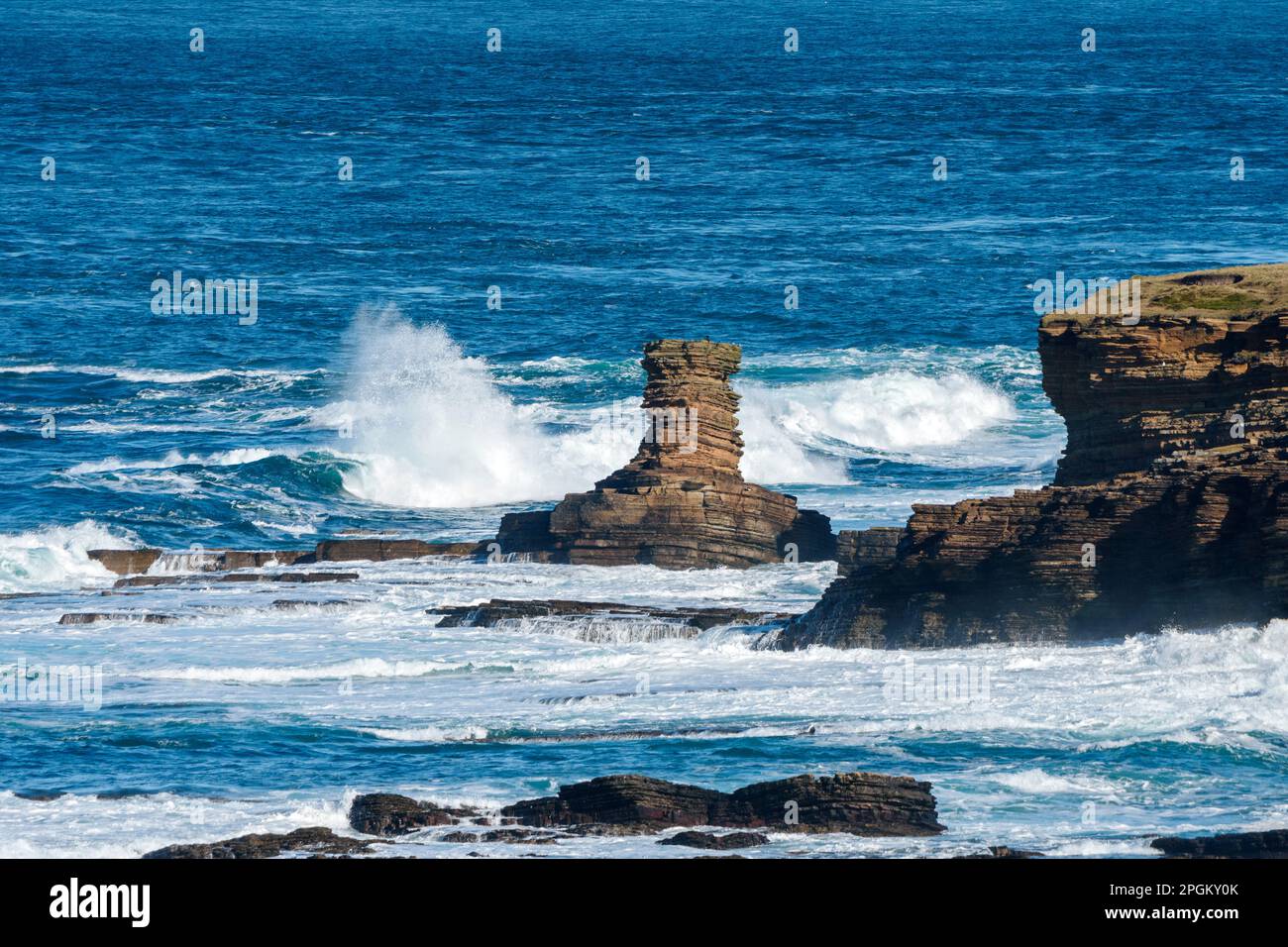 The Tower o'Men o'Mey sea stack at St. John's Point, Caithness ...