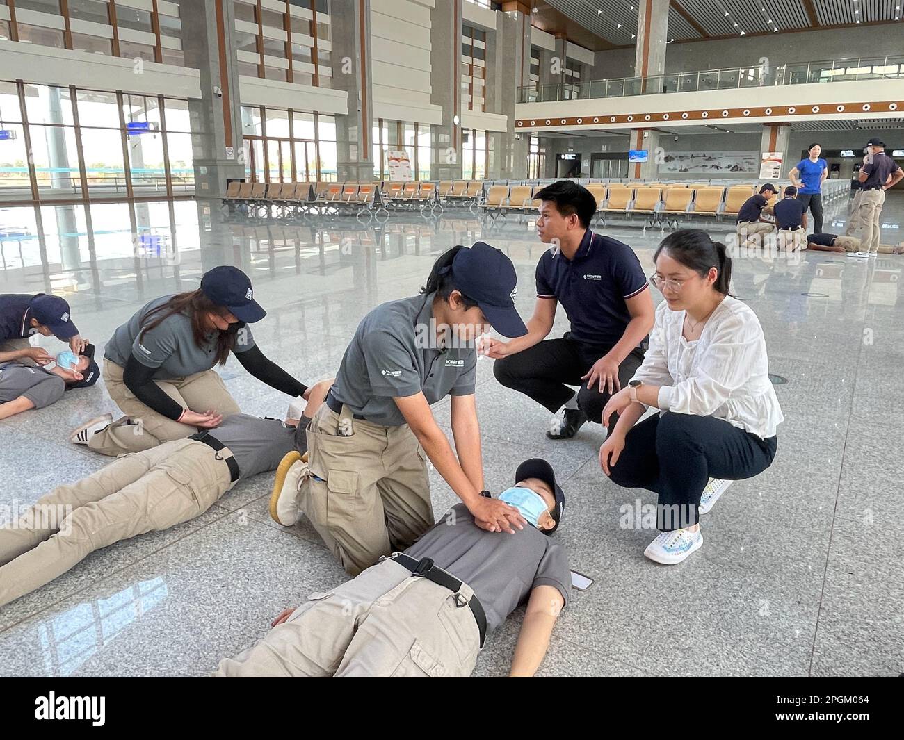 (230323) -- VIENTIANE, March 23, 2023 (Xinhua) -- Experts from the ...