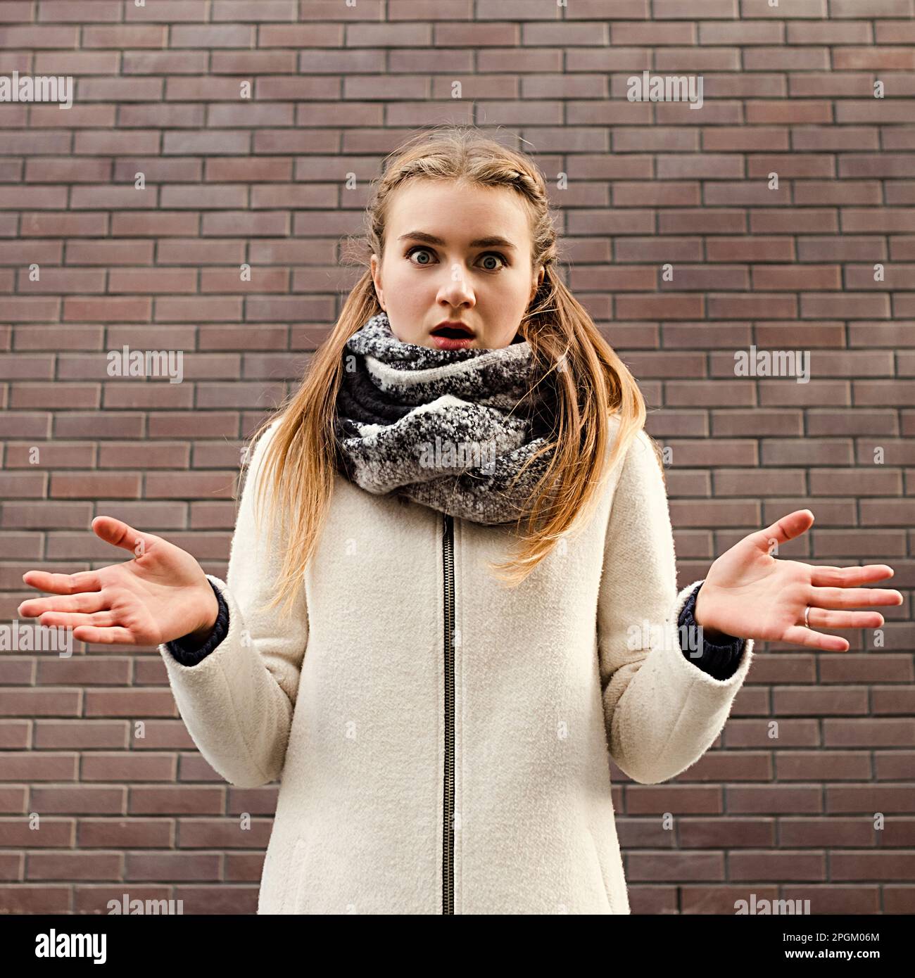 bad surprize emotion girl perplexed astonished Stock Photo - Alamy