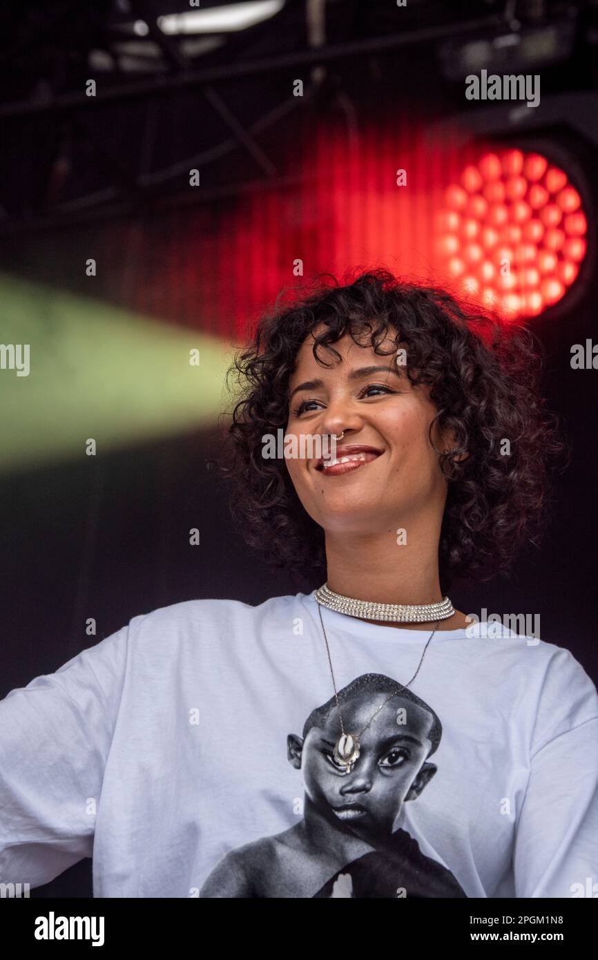 La chanteuse actrice hi-res stock photography and images - Alamy