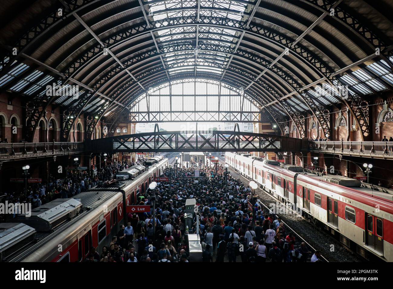 Sao Paulo, Brazil. 23rd Mar, 2023. Numerous people stream out of the ...