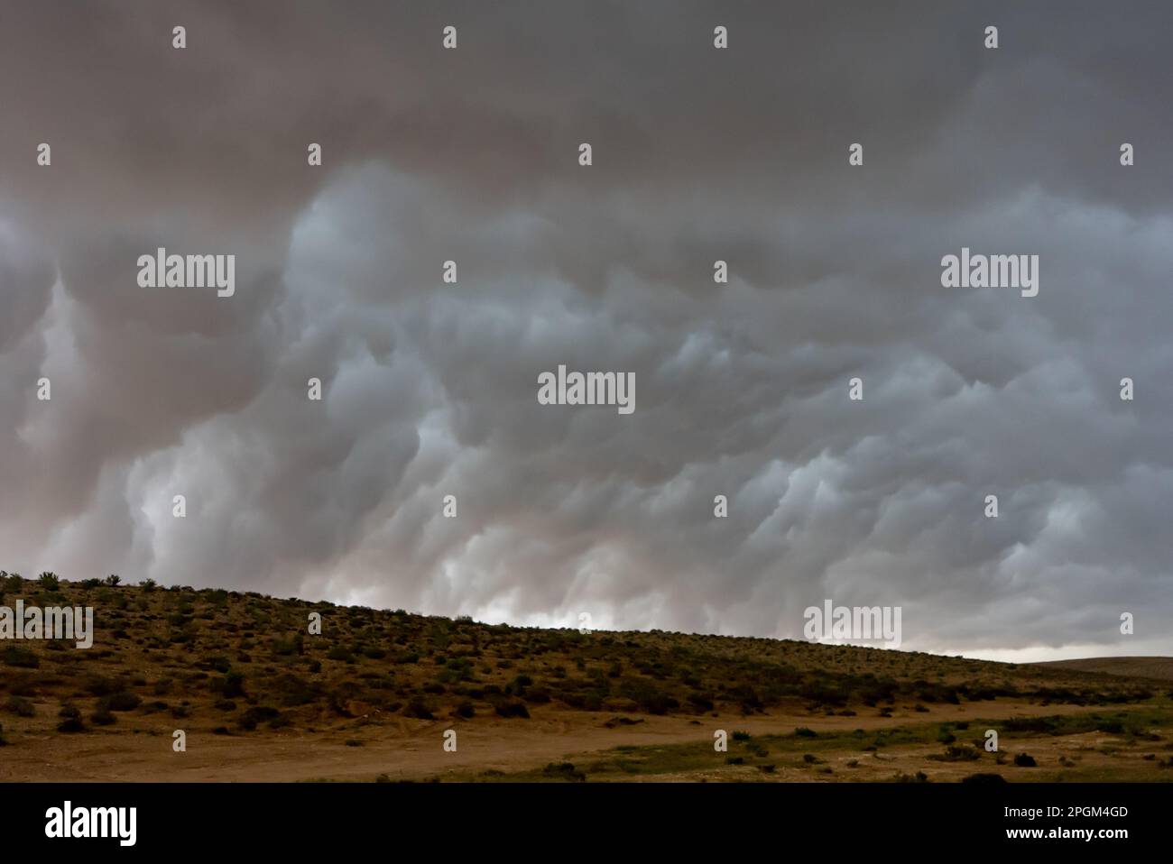 Cloud over desert hi-res stock photography and images - Alamy