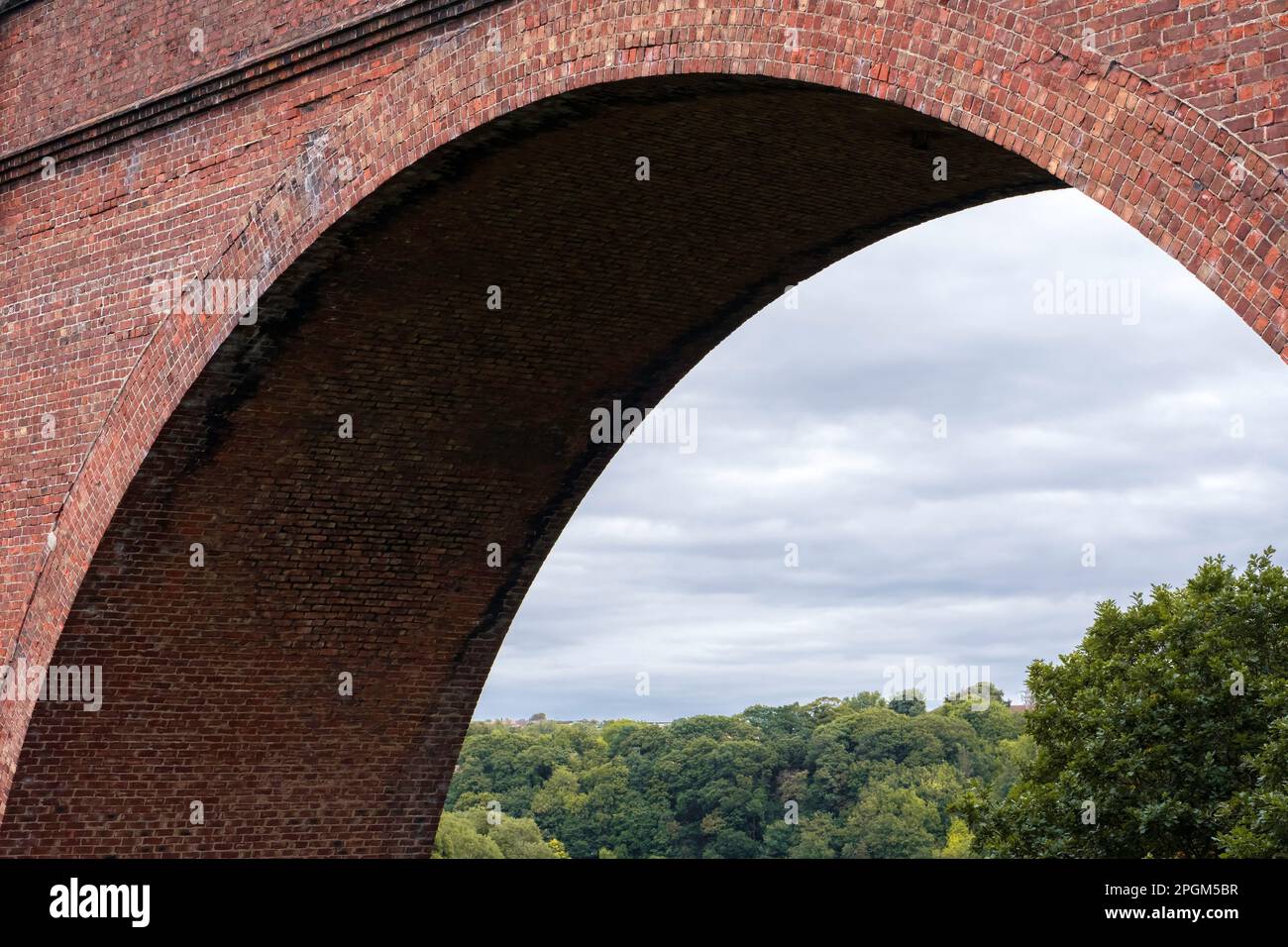 Arch of Larpool Viaduct Bridge at North Yorkshire, Moors UK Stock Photo ...