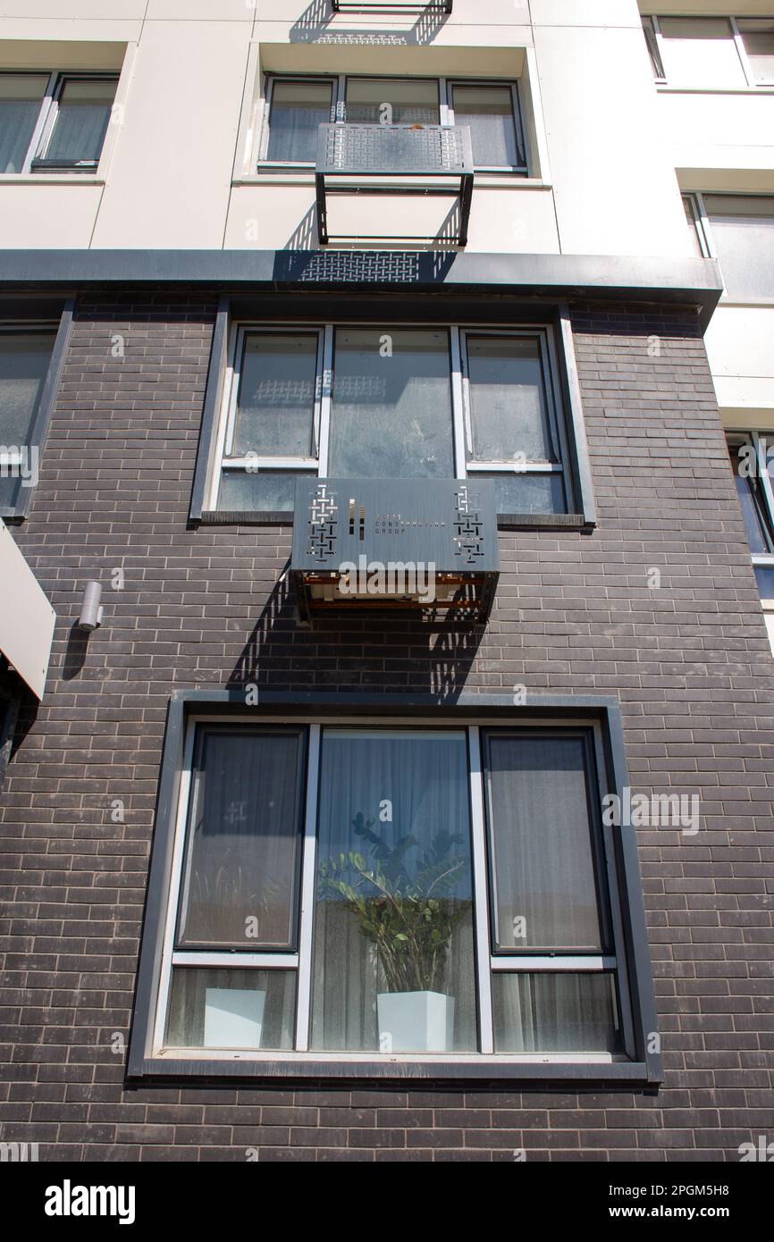 Windows on facade multi hi-res stock photography and images - Alamy