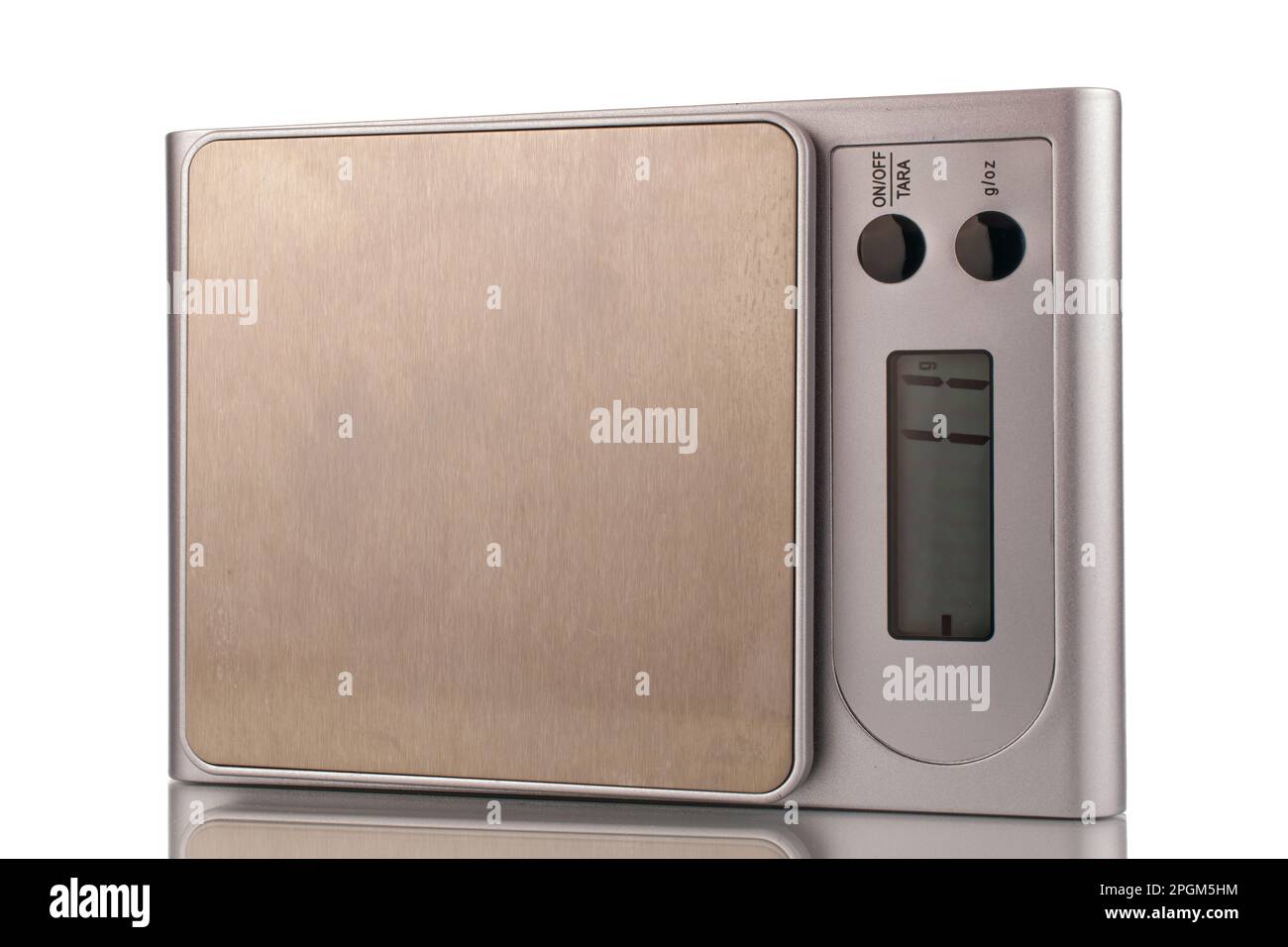 Digital kitchen scales hi-res stock photography and images - Alamy