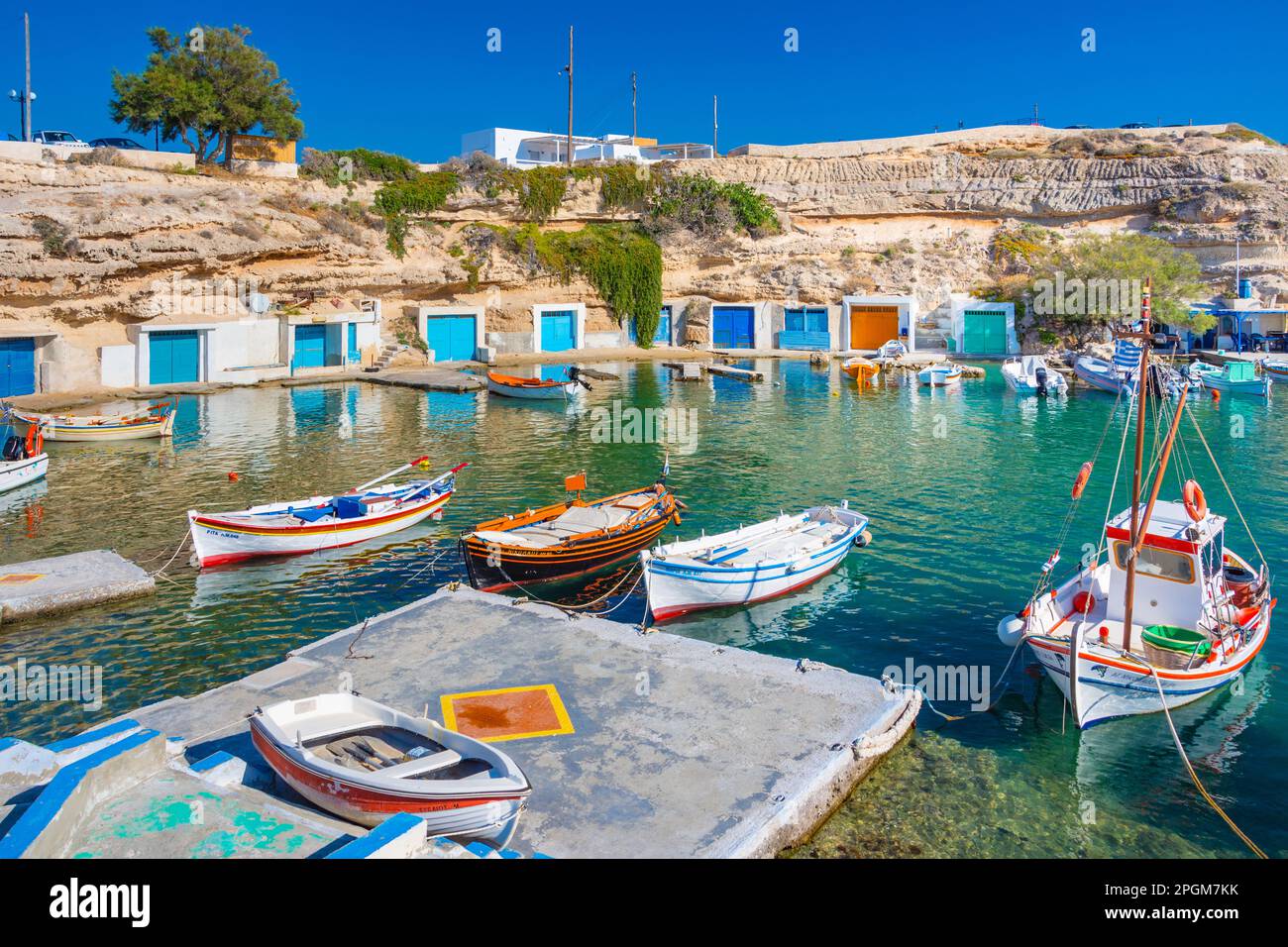 Scenic Mandrakia village (traditional Greek village by the sea, the ...
