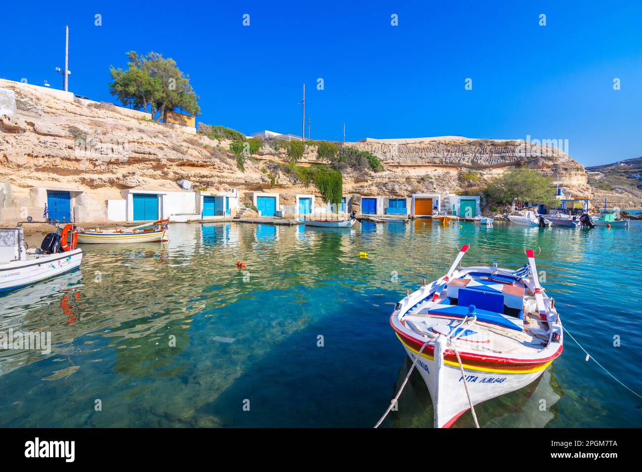 Scenic Mandrakia village (traditional Greek village by the sea, the ...