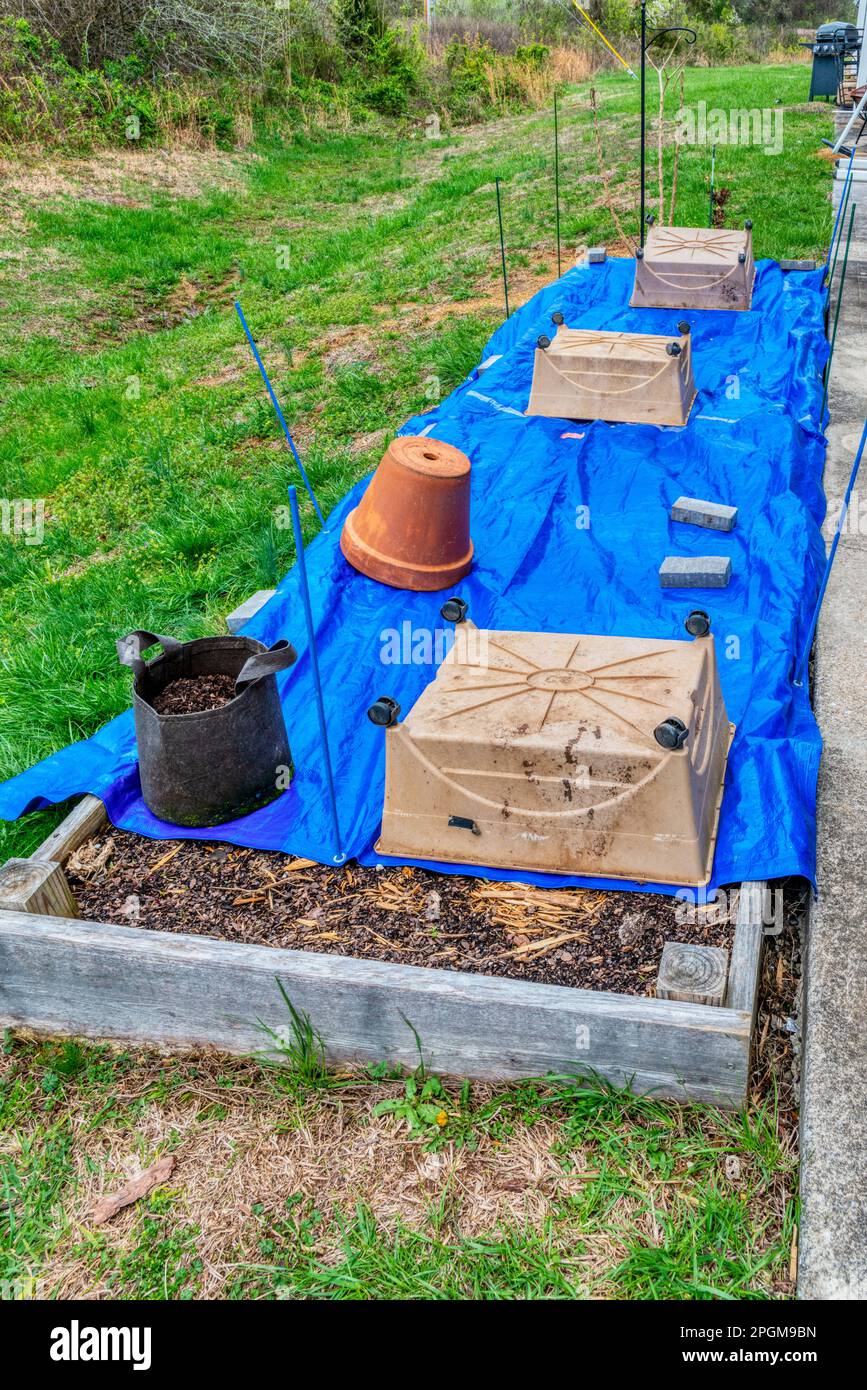 Tarp raised hi-res stock photography and images - Alamy