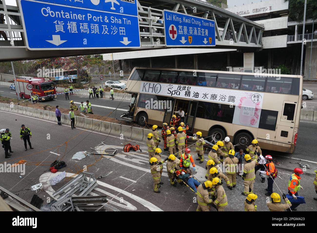 A double decker KMB bus, on route 290A from Tseung Kwan O to Tsuen Wan ...