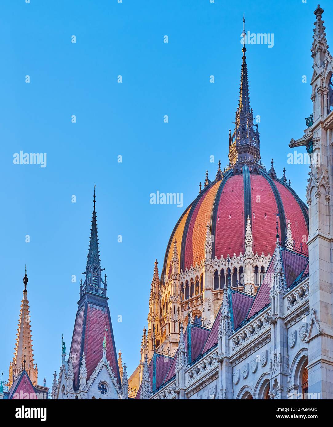 Red tile dome hi-res stock photography and images - Alamy