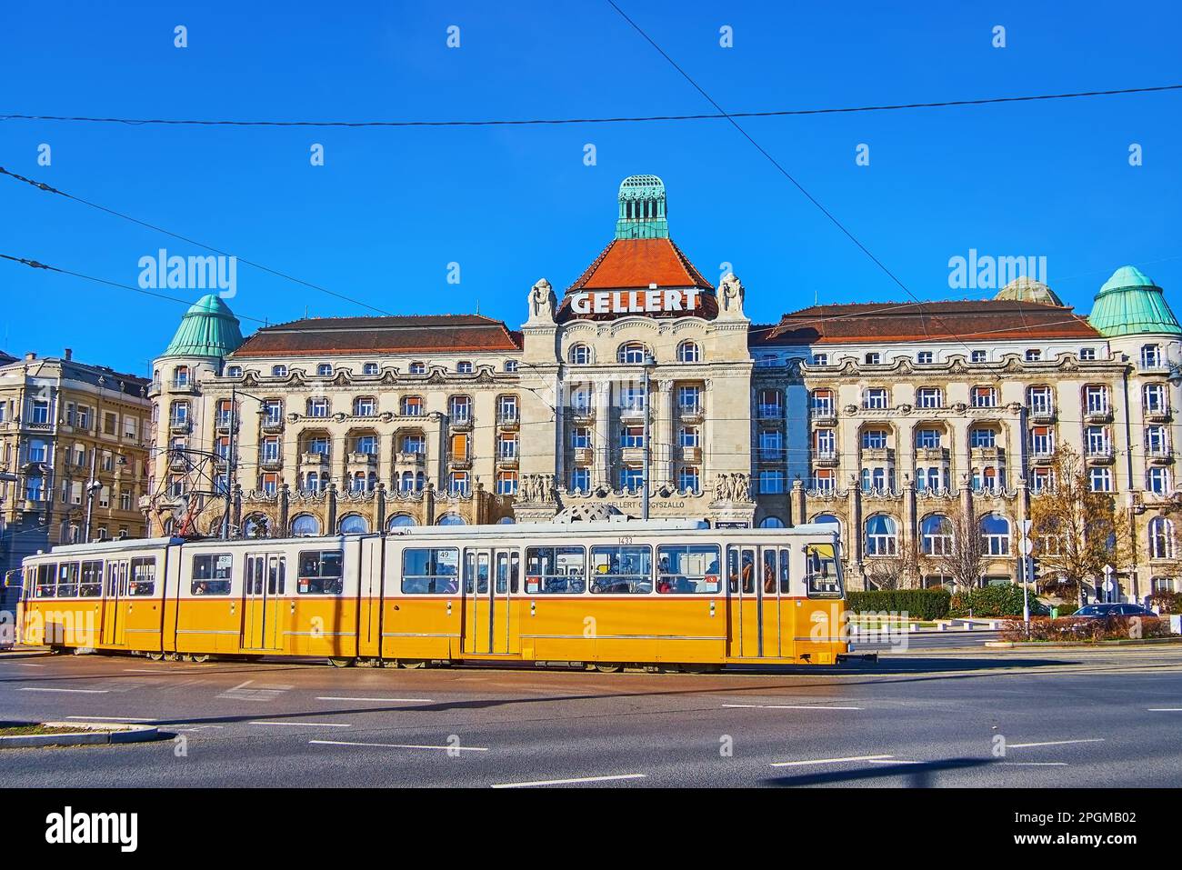 BUDAPEST, HUNGARY - FEB 22, 2022: The busy traffic on St Gellert Square ...