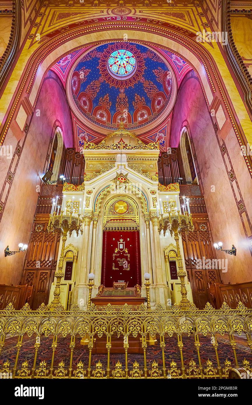 Ceiling great synagogue in hi-res stock photography and images - Alamy