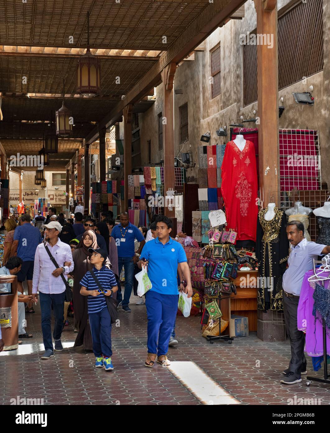 Arab souk in Dubai Stock Photo - Alamy