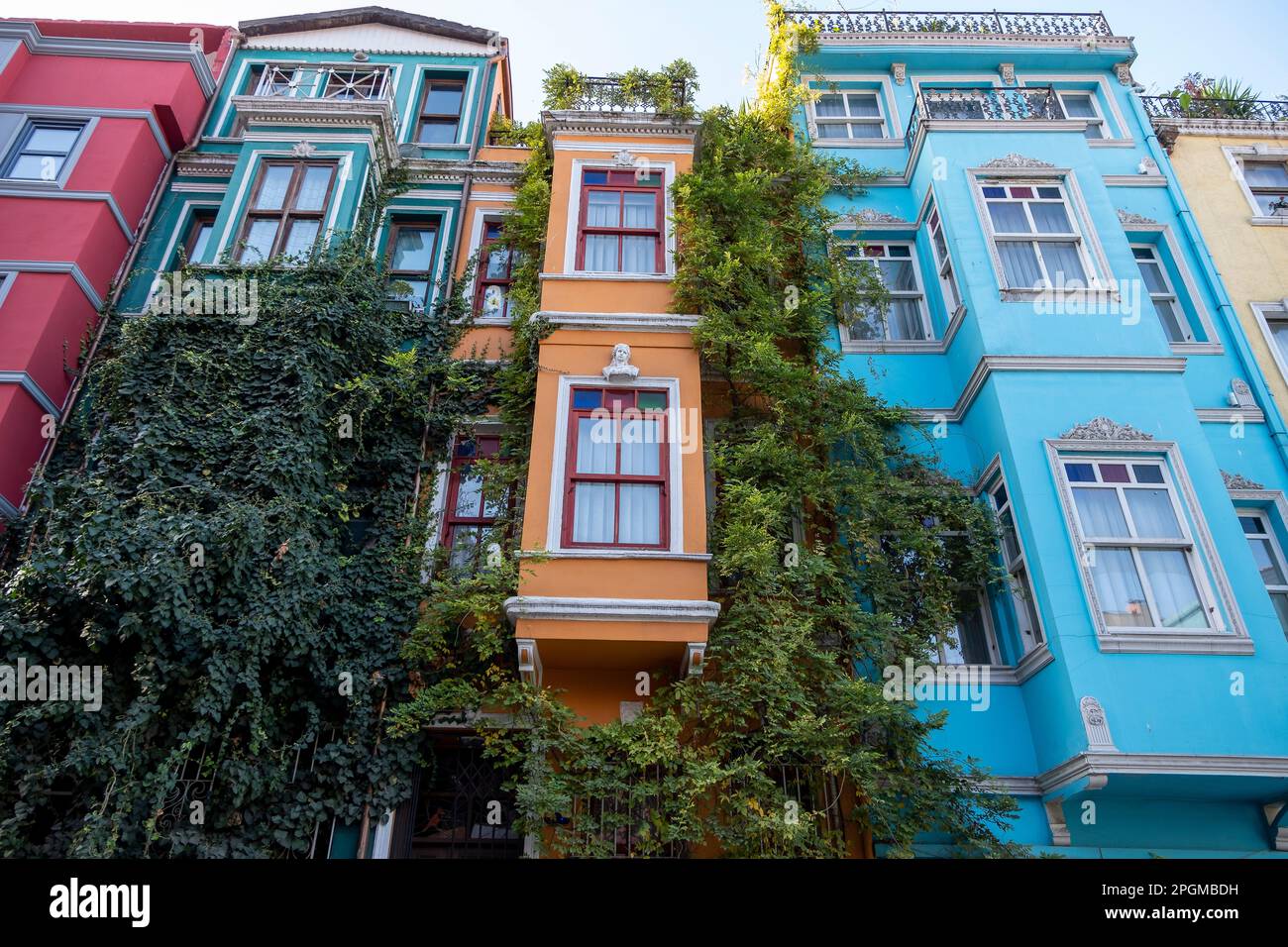 Colorful houses at Balat district in Istanbul, Turkey Stock Photo - Alamy