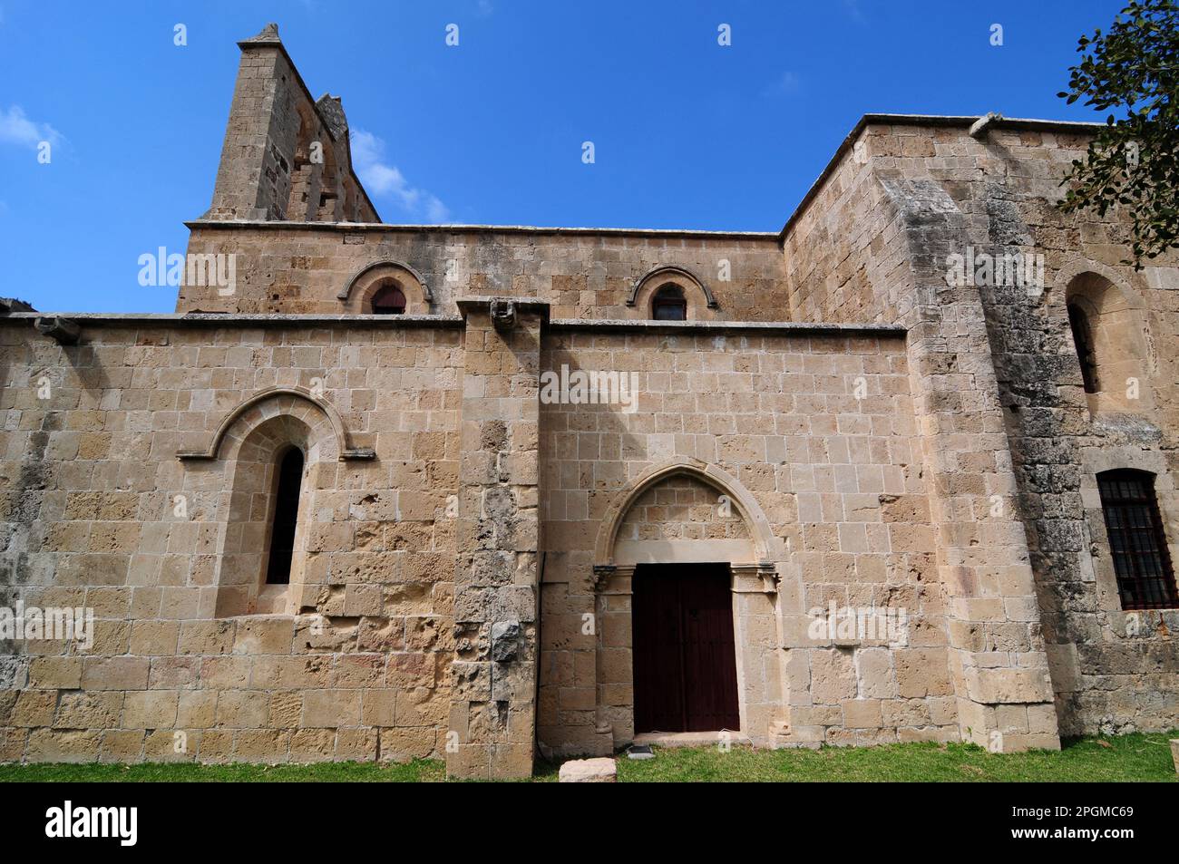 Bellapais Monastery - Kyrenia - CYPRUS Stock Photo - Alamy