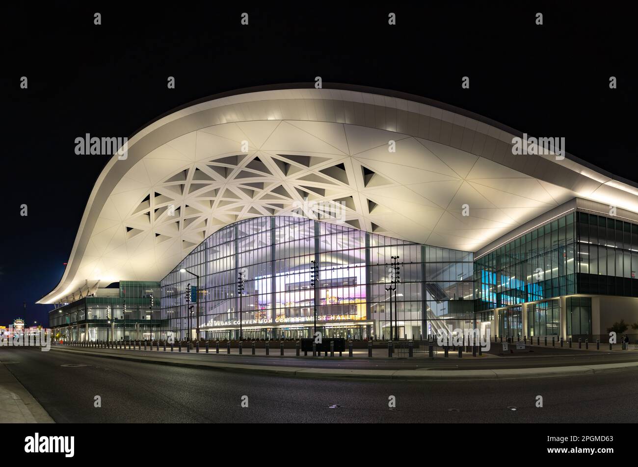 Las vegas convention center west hall hi-res stock photography and ...