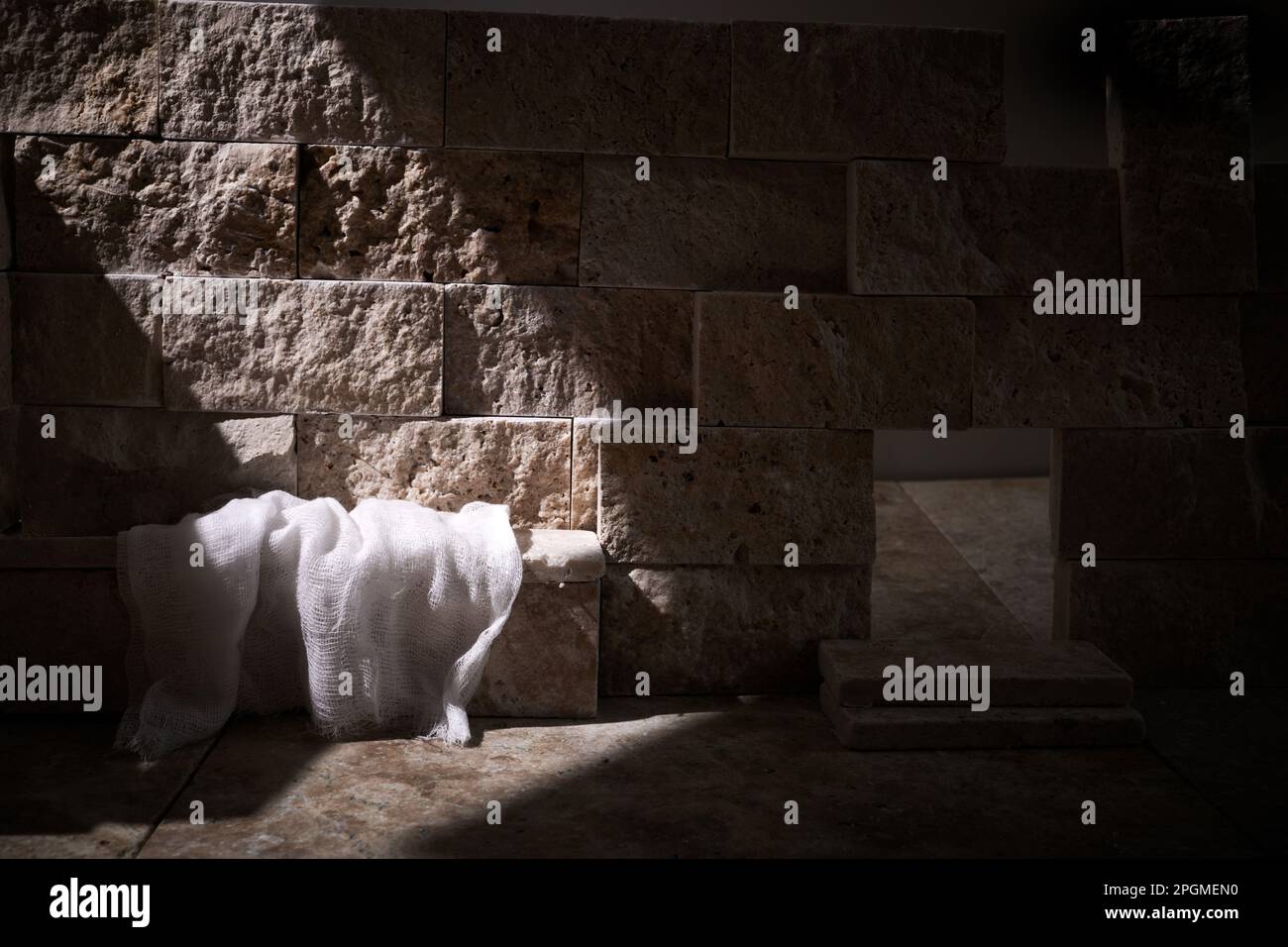 Empty tomb easter garden hi-res stock photography and images - Alamy