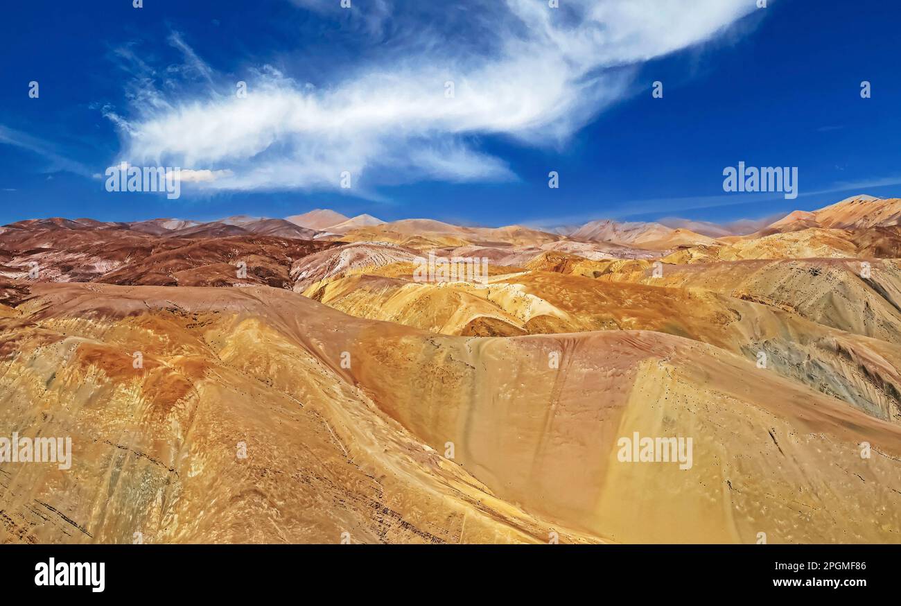 Rugged desert landscape hi-res stock photography and images - Alamy