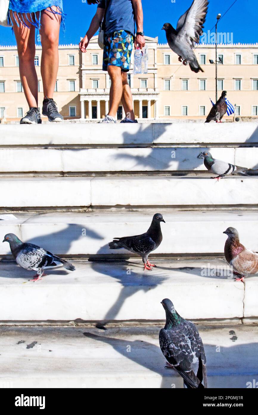 Doves descend hi-res stock photography and images - Alamy