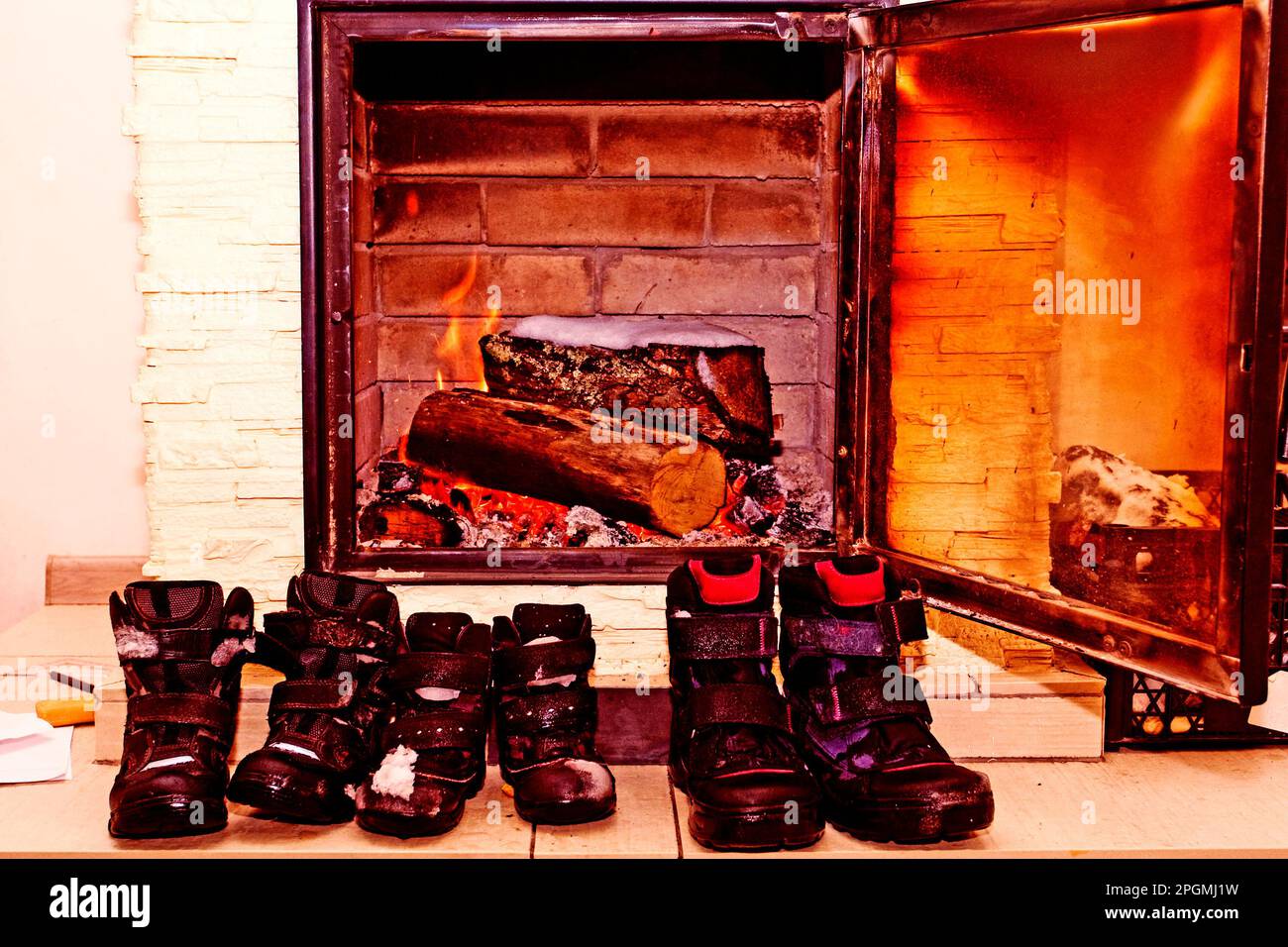Firewood house children hi-res stock photography and images - Alamy