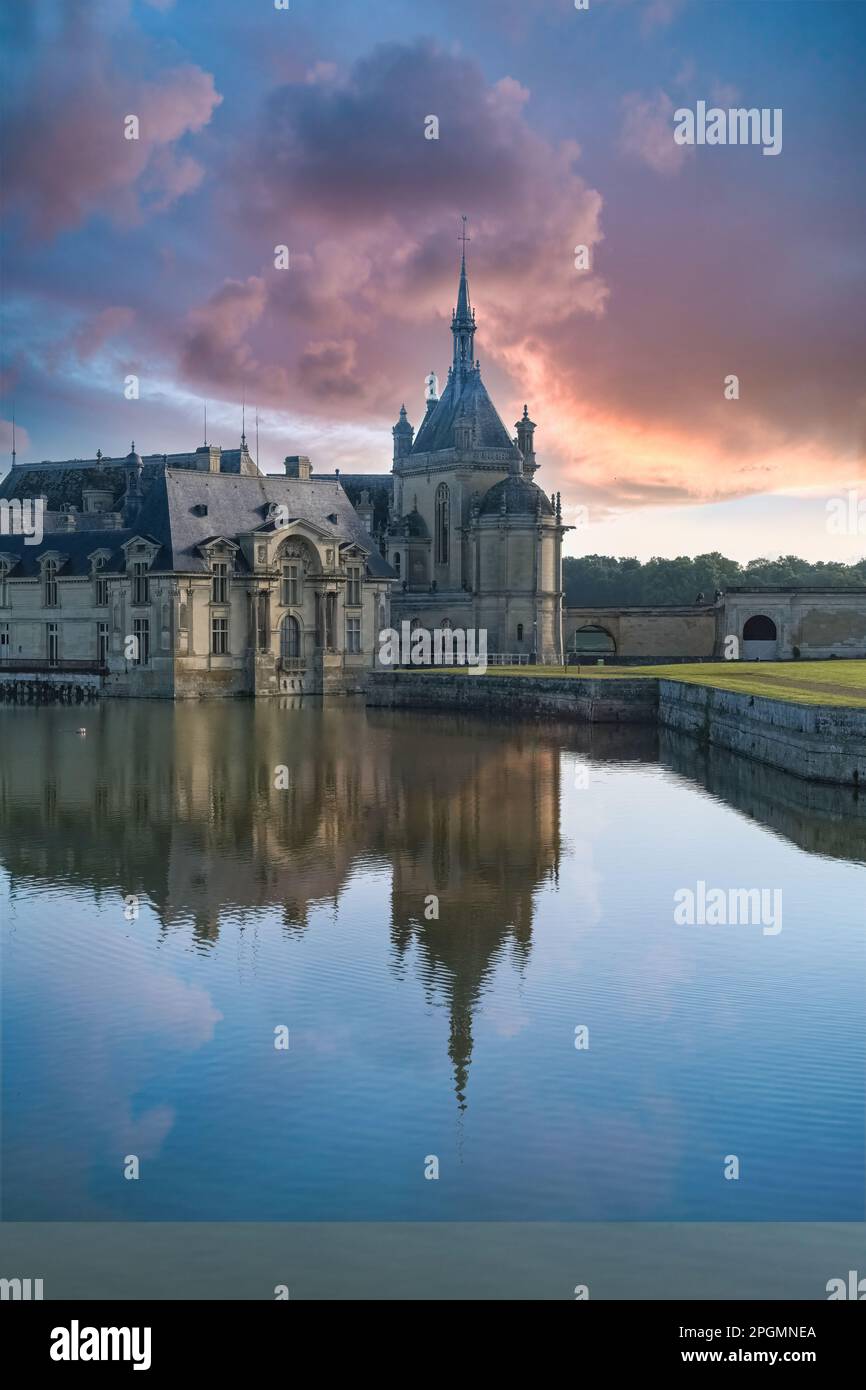 Chantilly castle, in France, beautiful palace with a lake Stock Photo ...