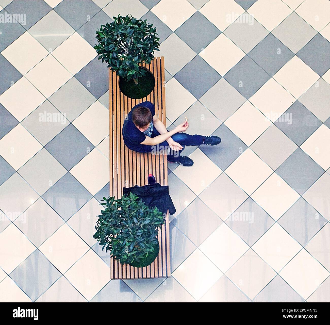 Bench top view hi-res stock photography and images - Alamy