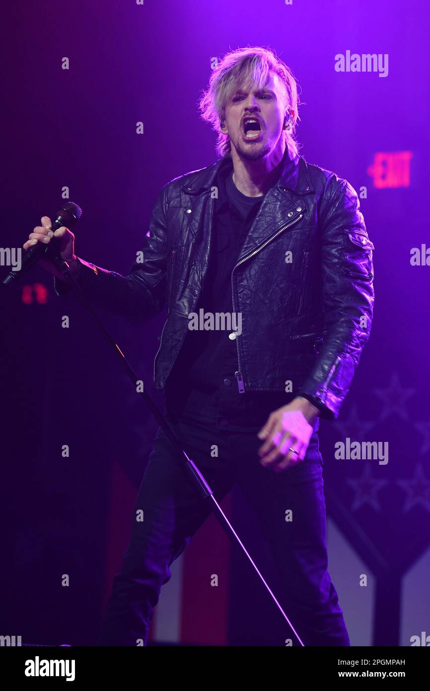 Skid row on stage hi-res stock photography and images - Alamy
