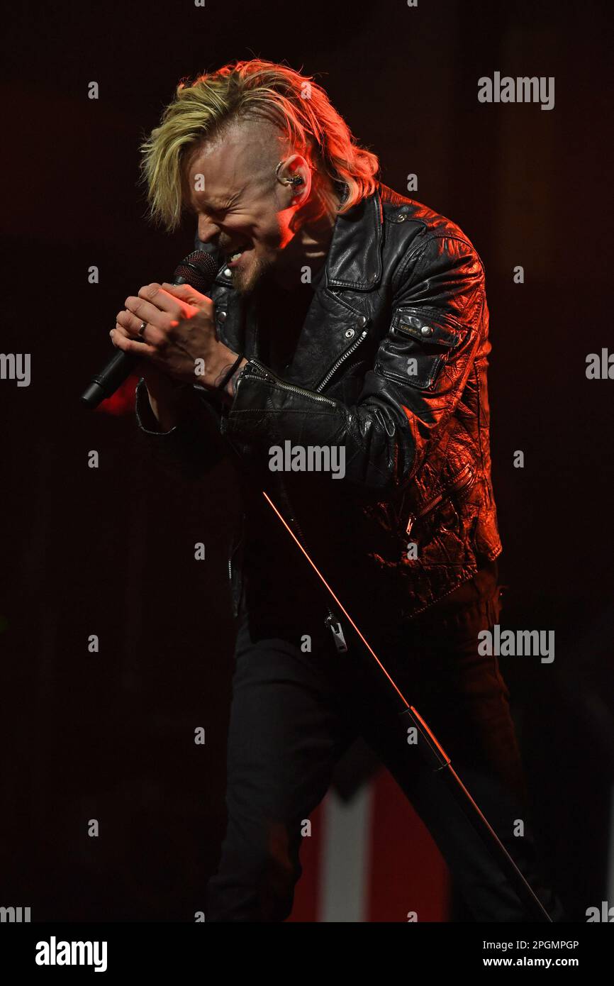 Skid row on stage hi-res stock photography and images - Alamy