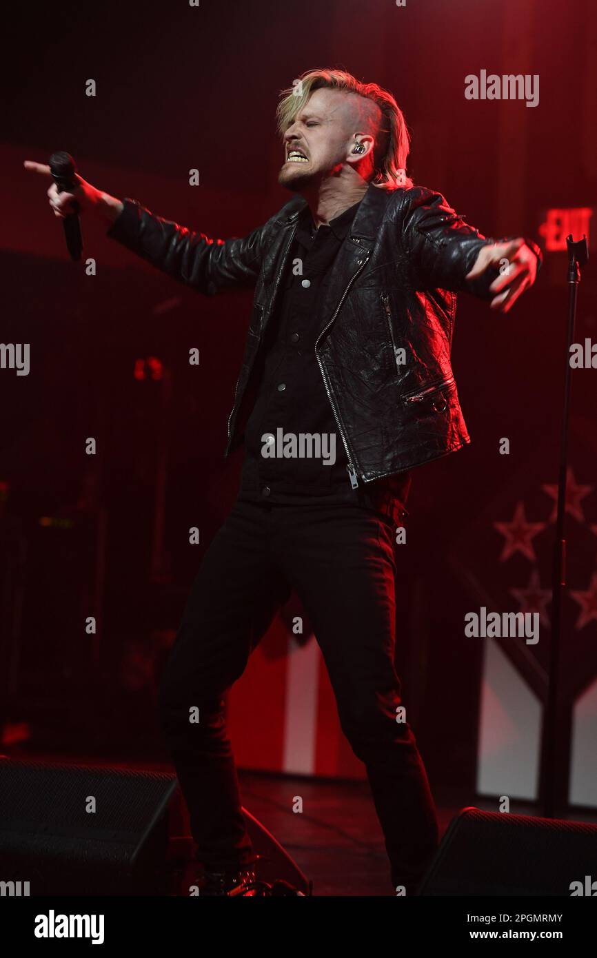 Skid row stage hi-res stock photography and images - Alamy
