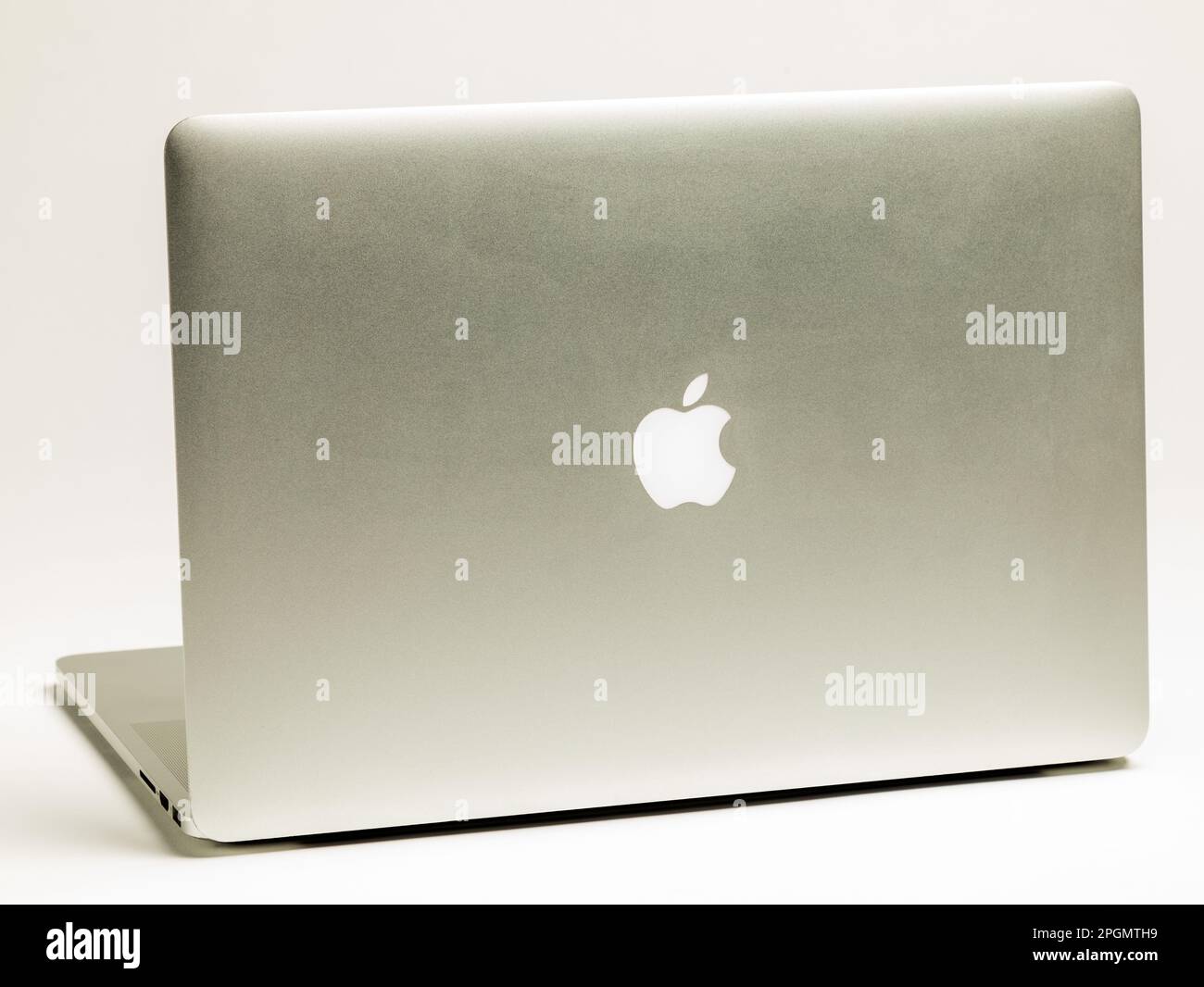 Apple data center hi-res stock photography and images - Alamy
