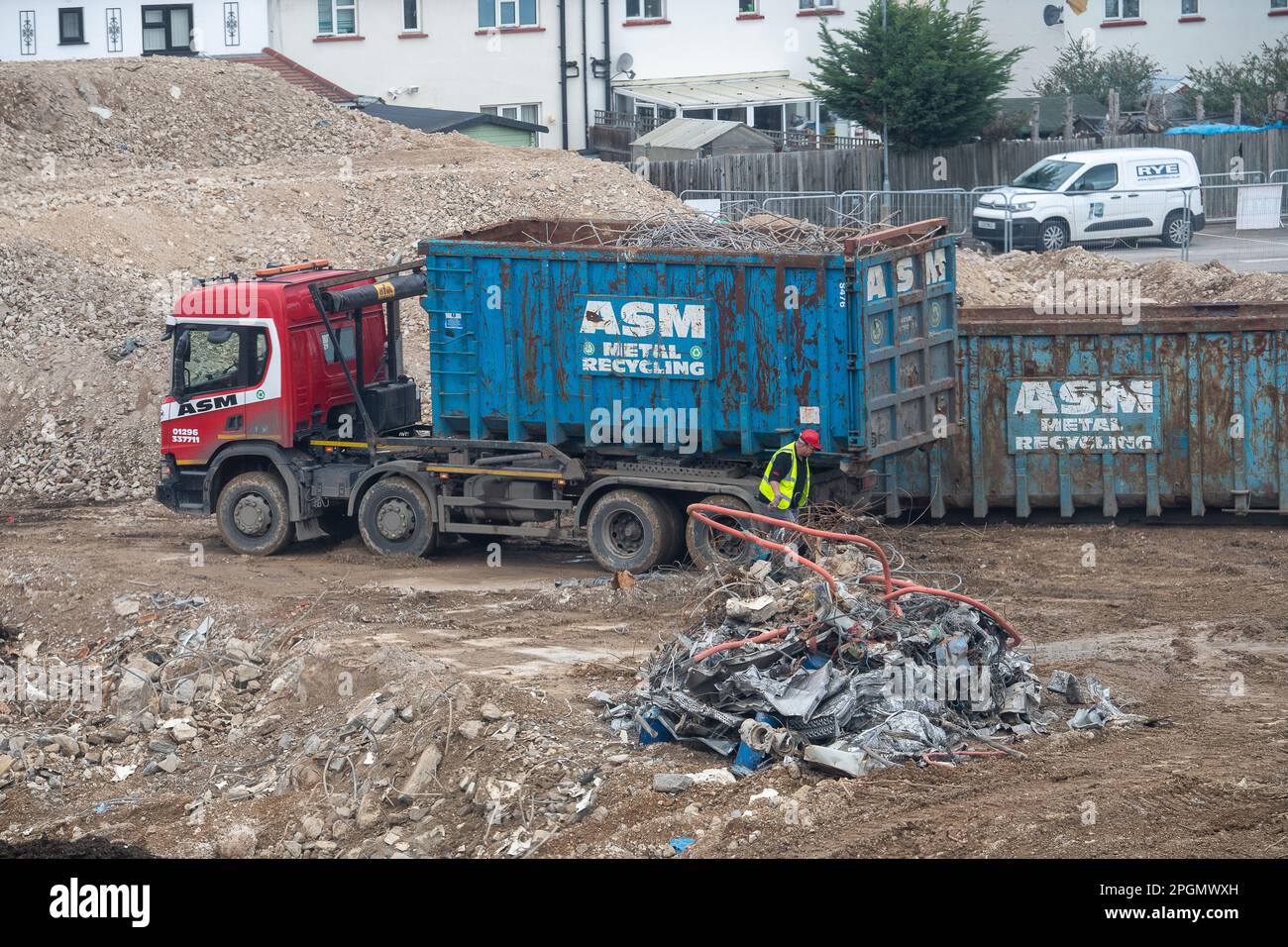 Ivy pool club hi-res stock photography and images - Alamy
