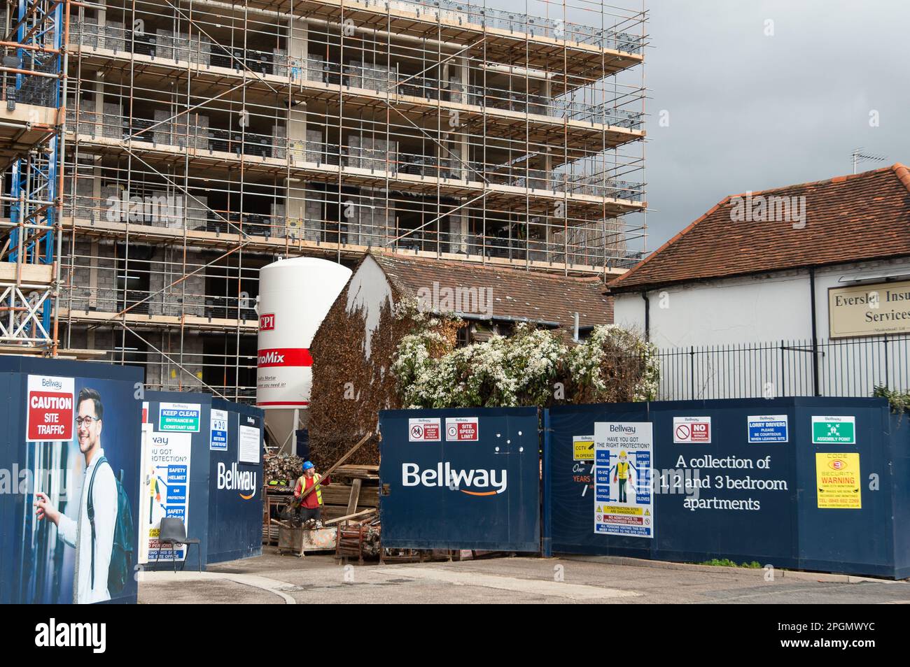 Maidenhead, Berkshire, UK. 23rd March, 2023. The Bellway Homes Copper Square under construction ...