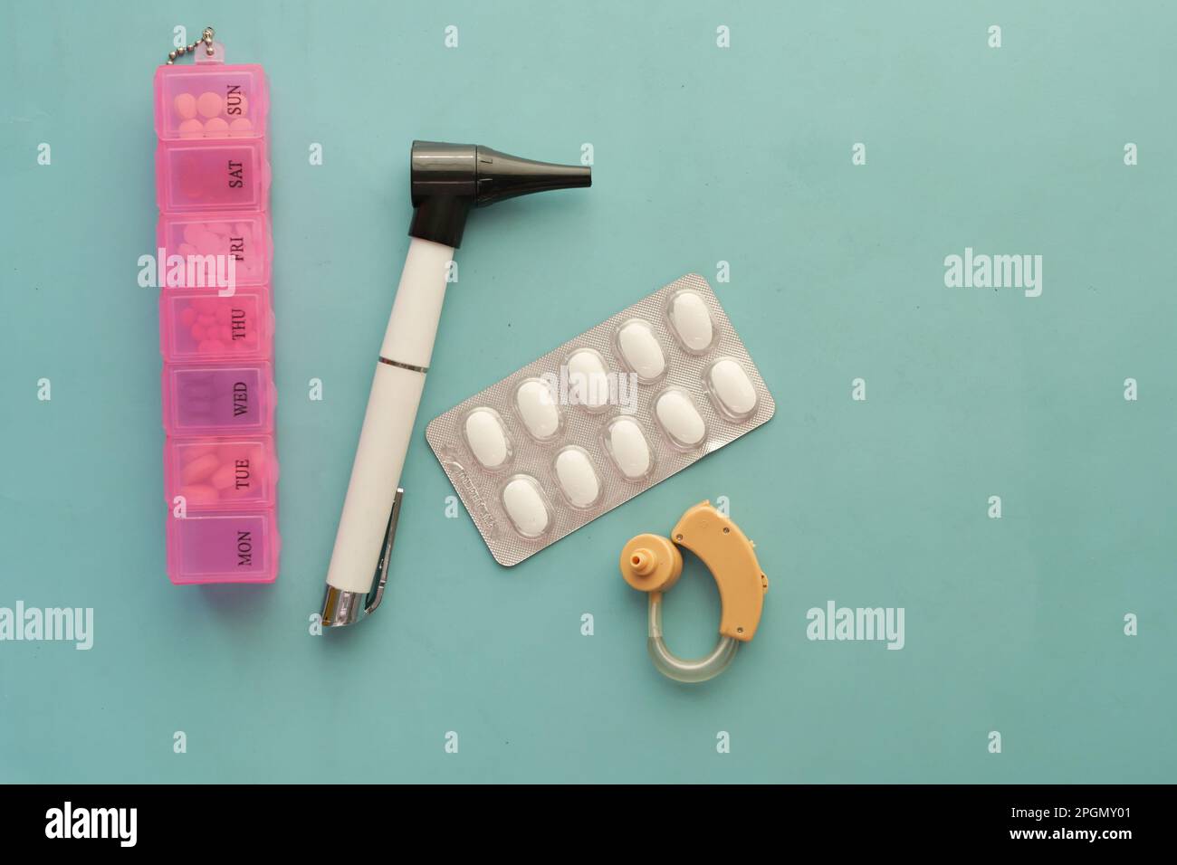 Ear deaf hearing aid hi-res stock photography and images - Alamy