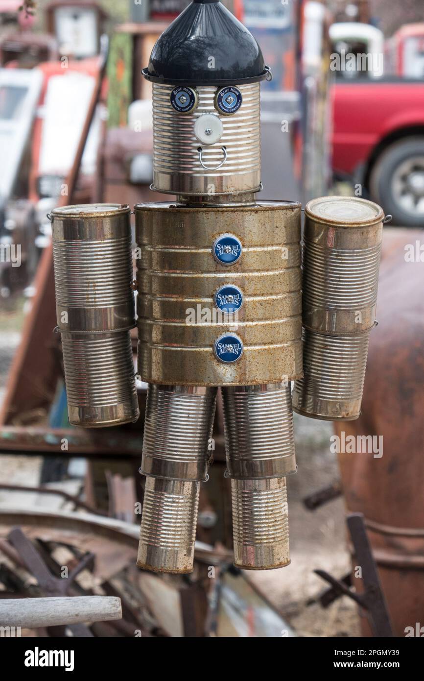Junkyard cans hi-res stock photography and images - Alamy