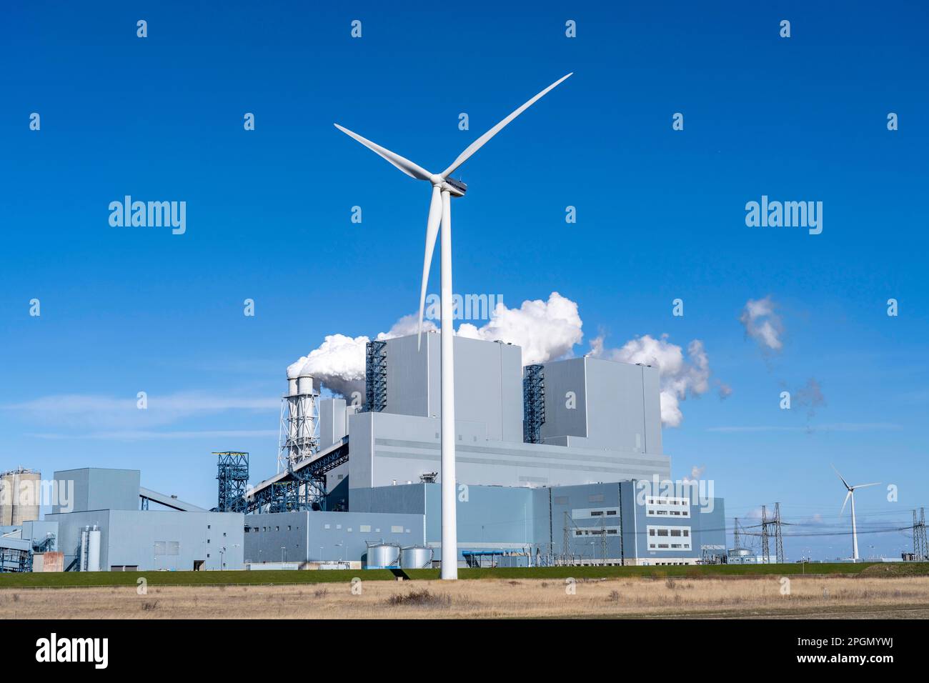 RWE coal-fired power plant Eemshavencentrale, in the seaport of ...