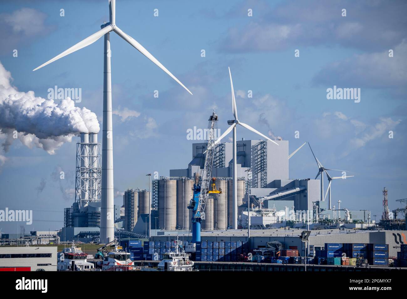 RWE coal-fired power plant Eemshavencentrale, in the seaport of ...