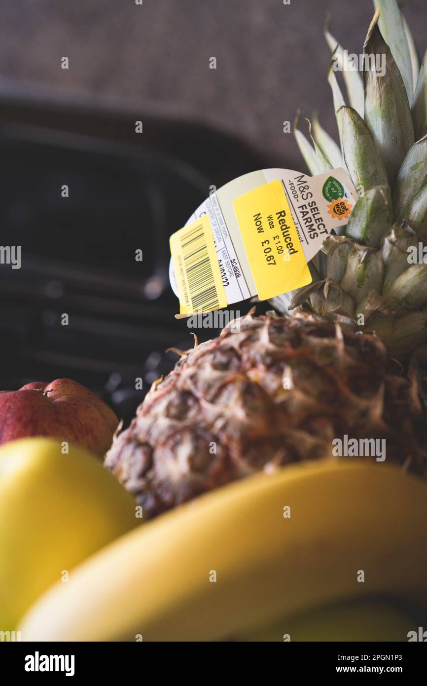 Out of date food uk waste hi-res stock photography and images - Alamy