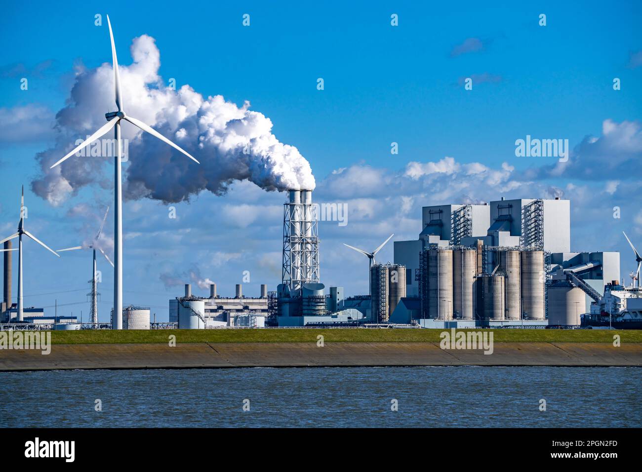 Eemshaven coal-fired power plant, Eemshavencentrale, in the seaport of ...