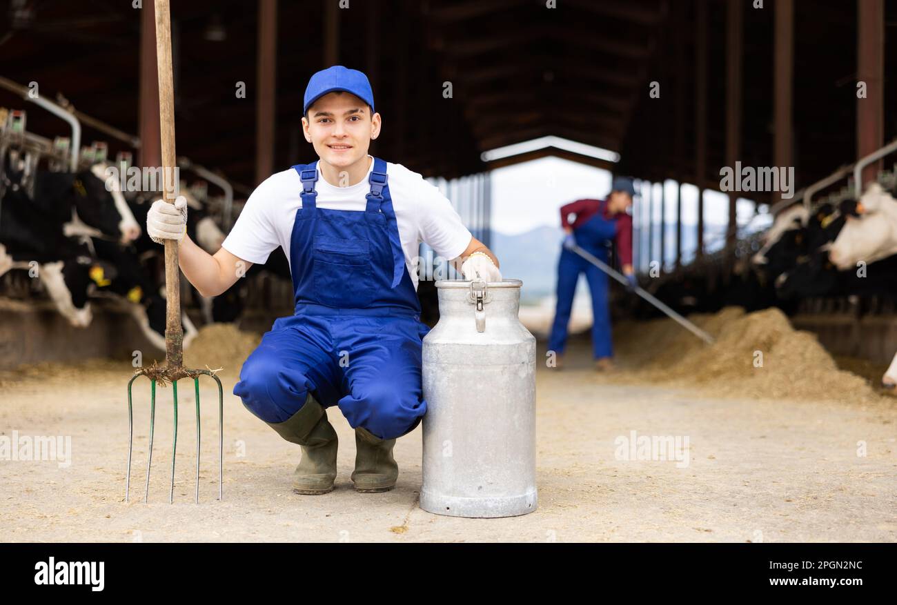 Hay barrel farm agriculture hi-res stock photography and images - Alamy