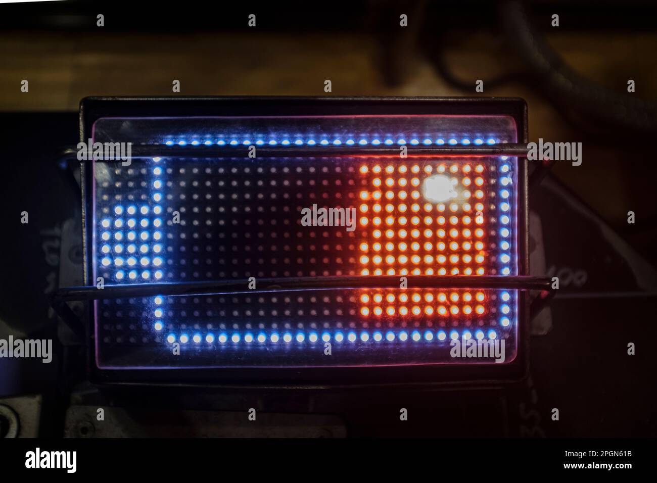 Battery cell loading on a lcd screen Stock Photo - Alamy