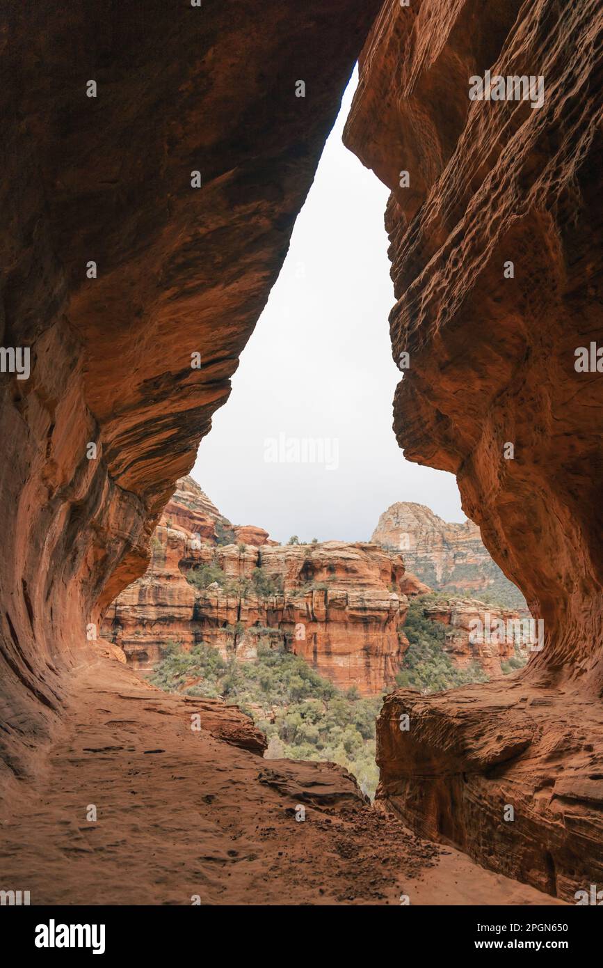 Secret subway cave hi-res stock photography and images - Alamy