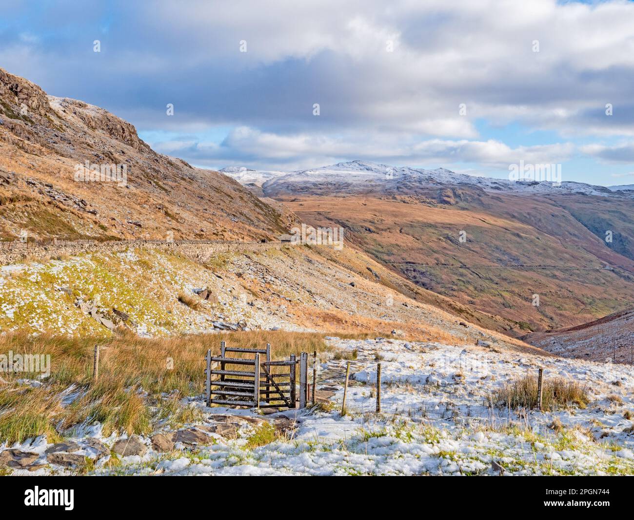 view of pen y pas from the footpath to snowdon Stock Photo - Alamy